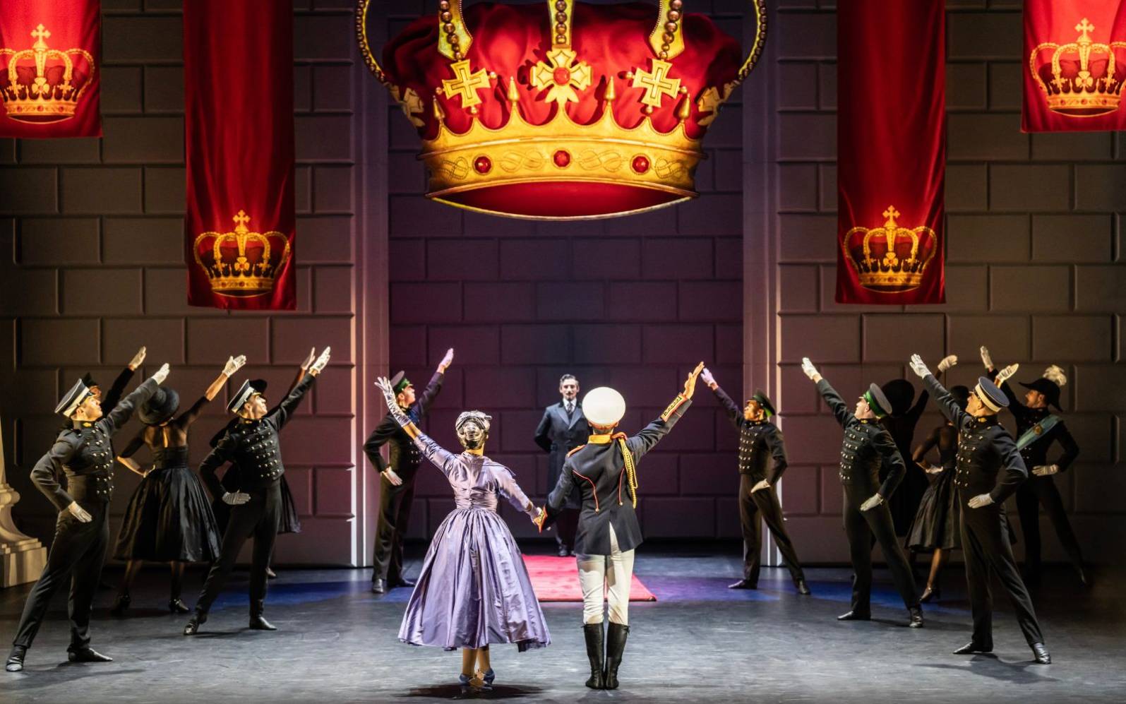 Matthew Bourne's Swan Lake | Norwich Theatre